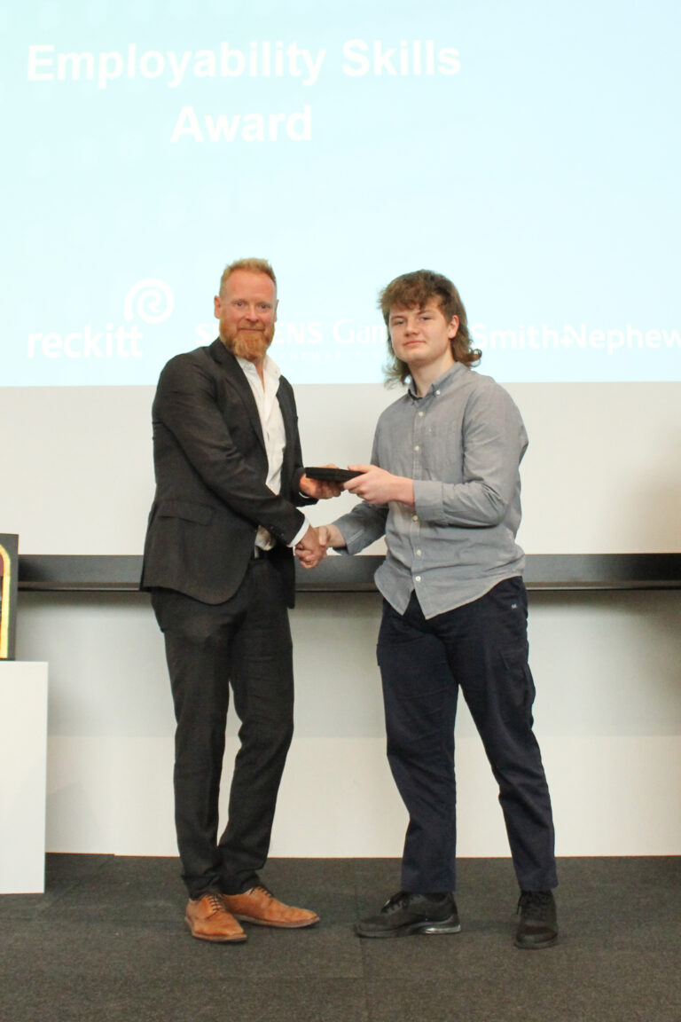 Awards evening celebrates outstanding student success – Ron Dearing UTC
